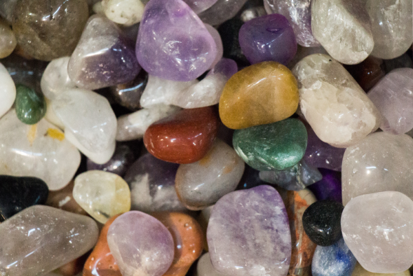 Propiedades Mágicas de las Piedras Naturales en Joyería - Lunar de plata